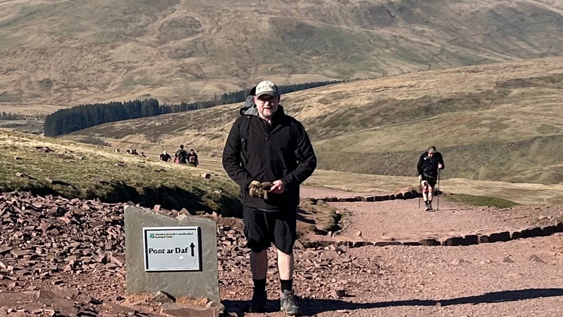 Lee Osmond is fundraising for Operation Community Hamper