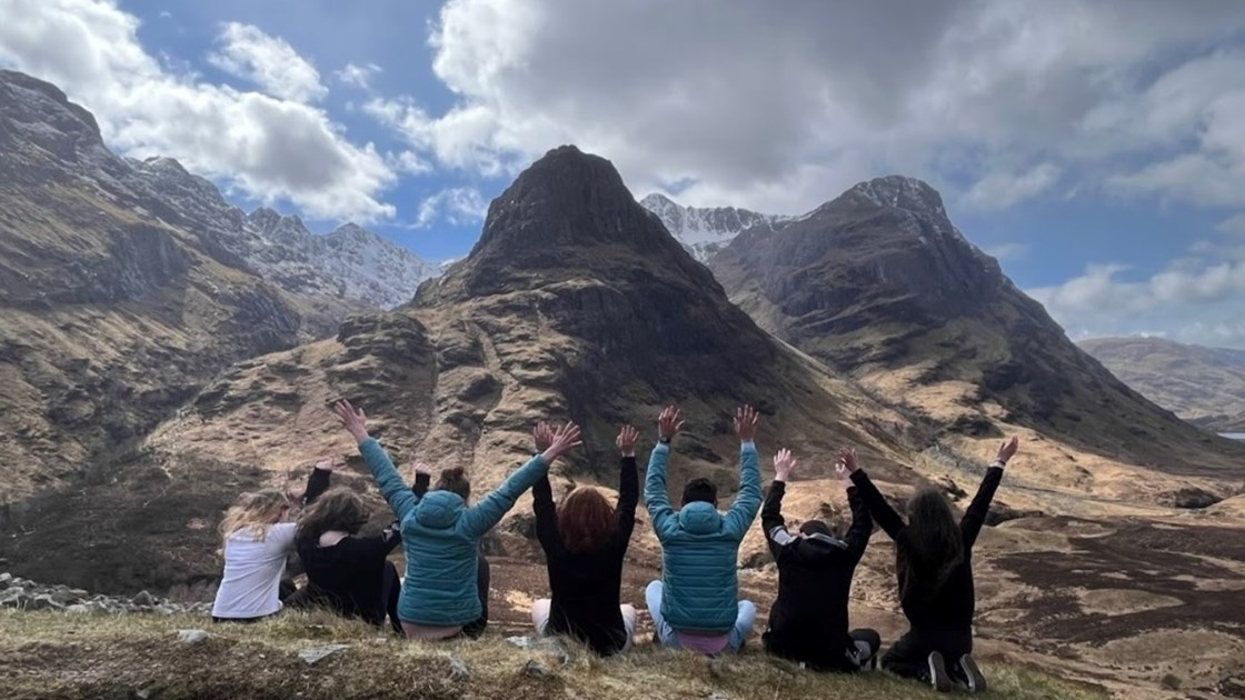 Jun Jie Weng is fundraising for SiMY