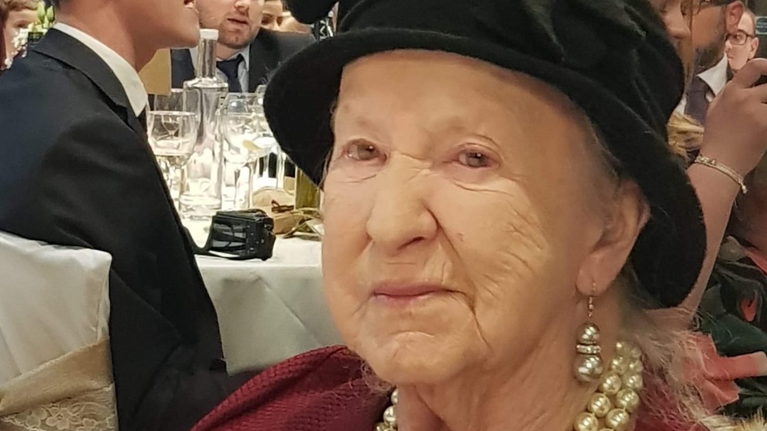 Lorraine Craggs is fundraising for Macular Society