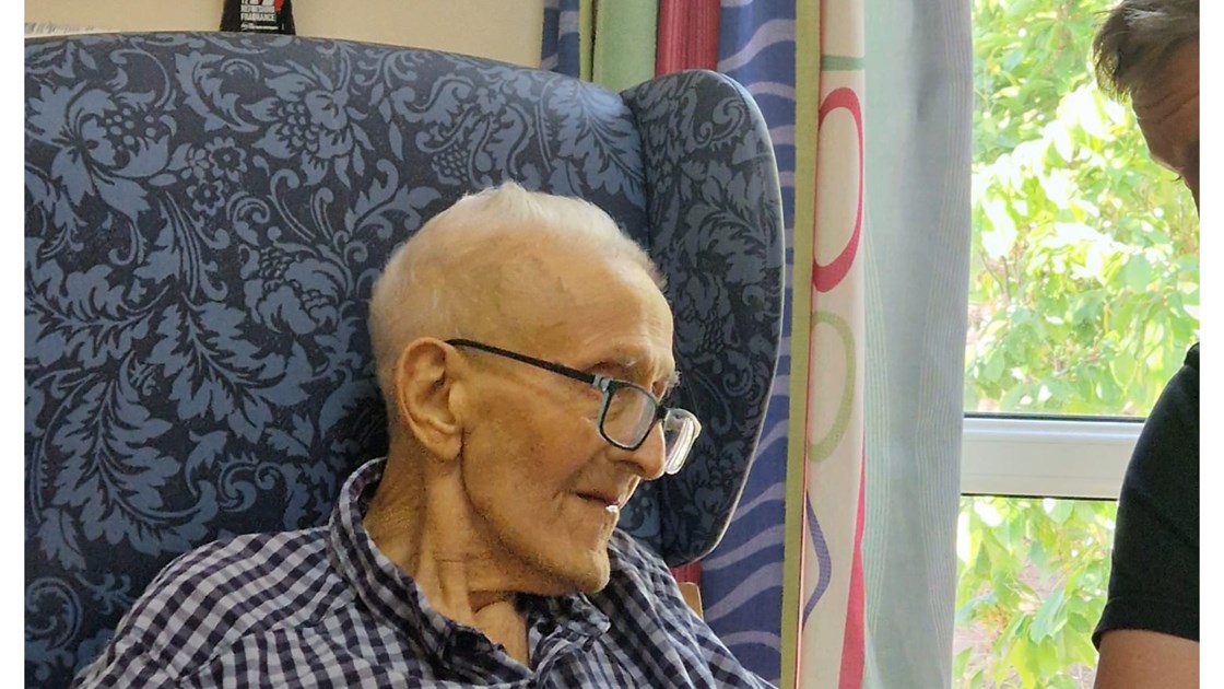 Kevin Lunn is fundraising for Macular Society