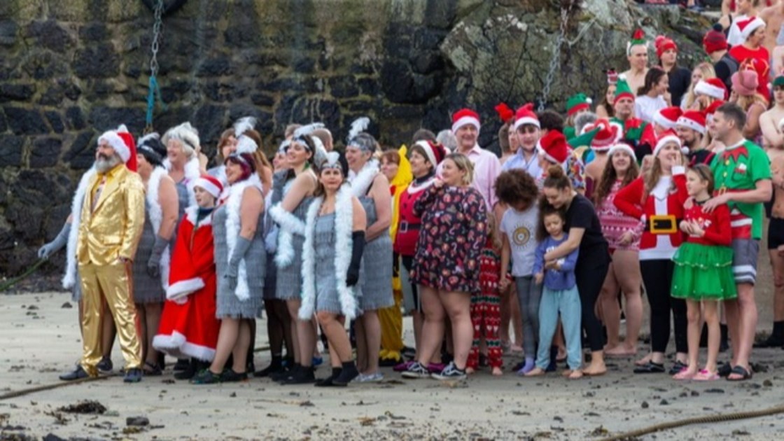 Coverack Christmas Day Swim 2025 - JustGiving