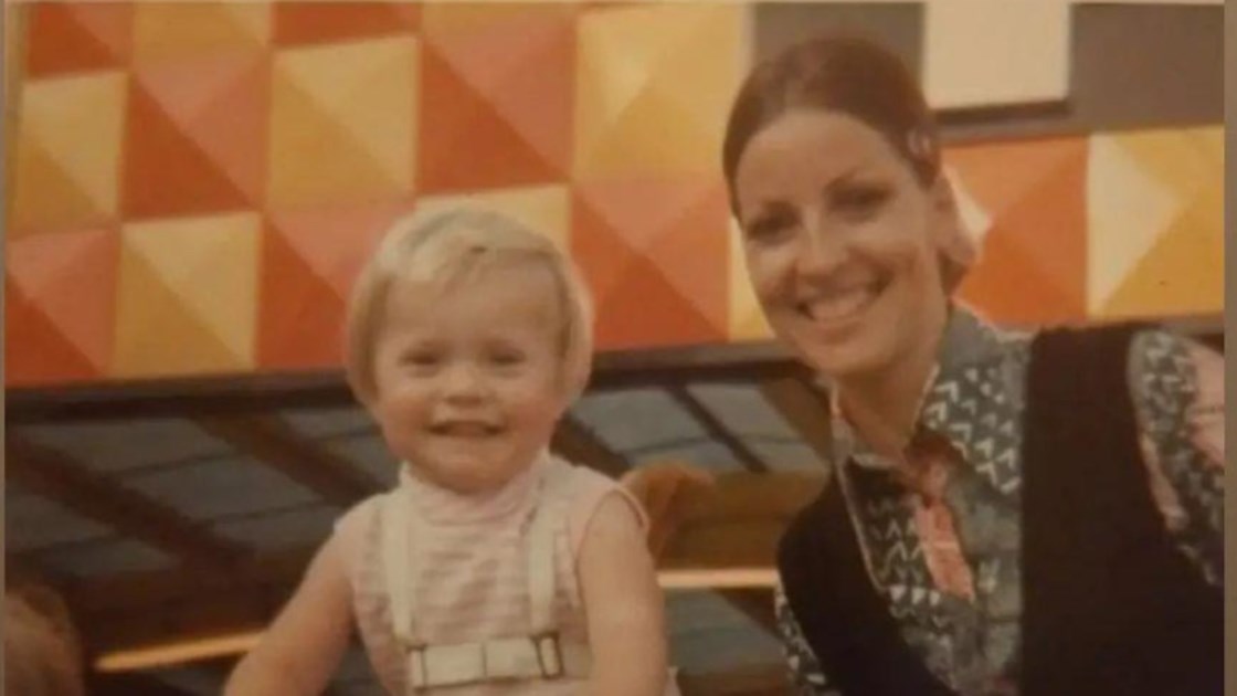 Karen Howarth is fundraising for Target Ovarian Cancer