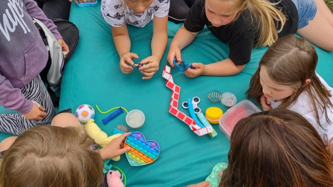 £2 to fund a Child's Christmas Meal at Gwealan Tops - JustGiving