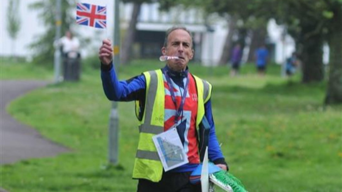 lee syrett is fundraising for Salisbury Hospice Charity