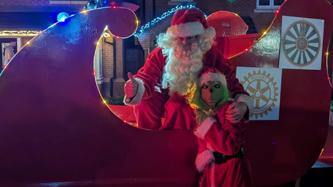 Rotherham Round Table & Rotherham Sitwell Rotary Santa Sleigh 2024 ...