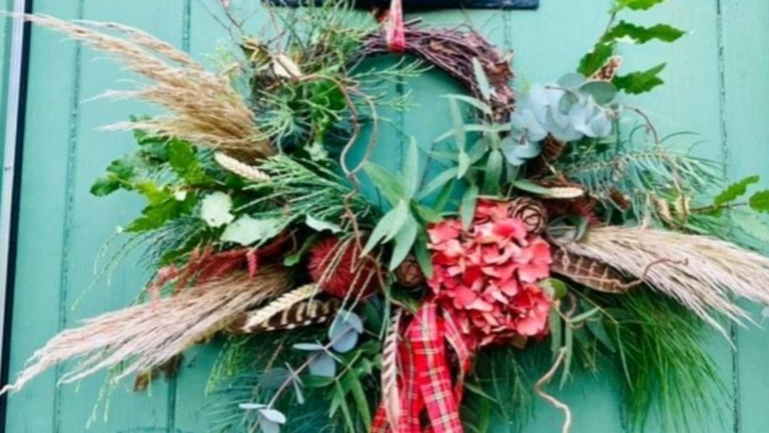 Christmas Wreath Raffle - JustGiving