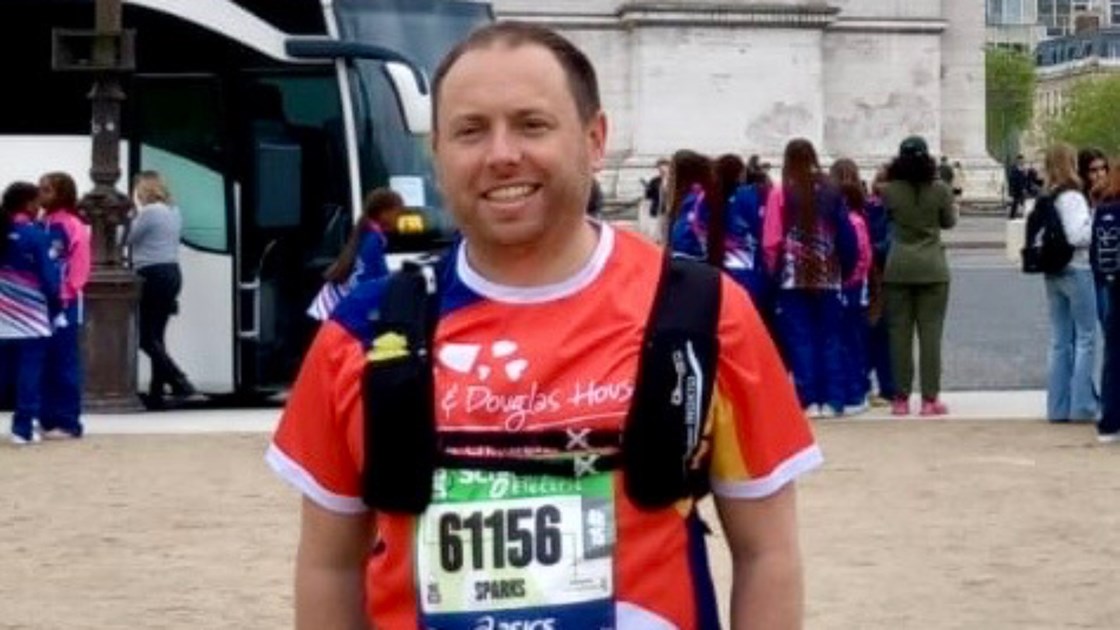 Mark Singleton is fundraising for Helen & Douglas House
