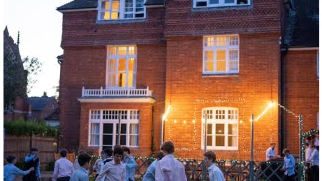 Luke Stirling is fundraising for Commonwealth Education Trust