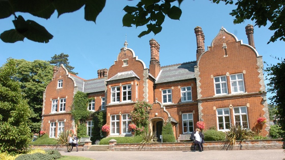 COVID-19 Emergency Bursary Fund - JustGiving