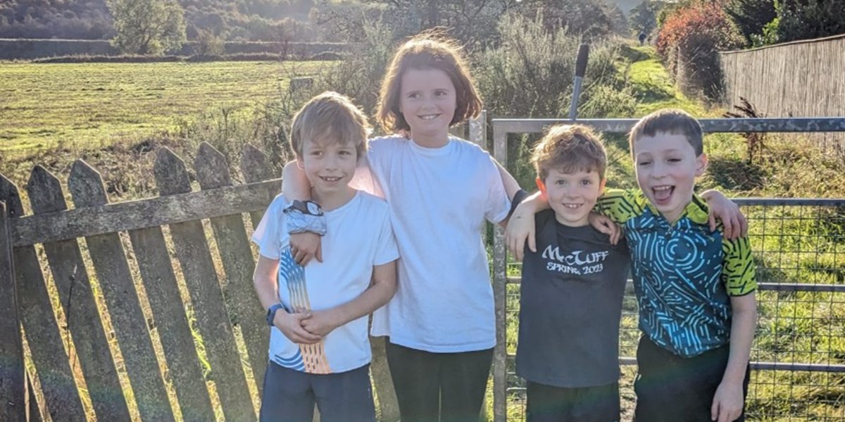 Becs McFarlane is fundraising for Play Alloa