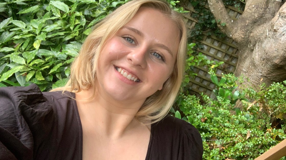 Carla Snow is fundraising for Endometriosis UK