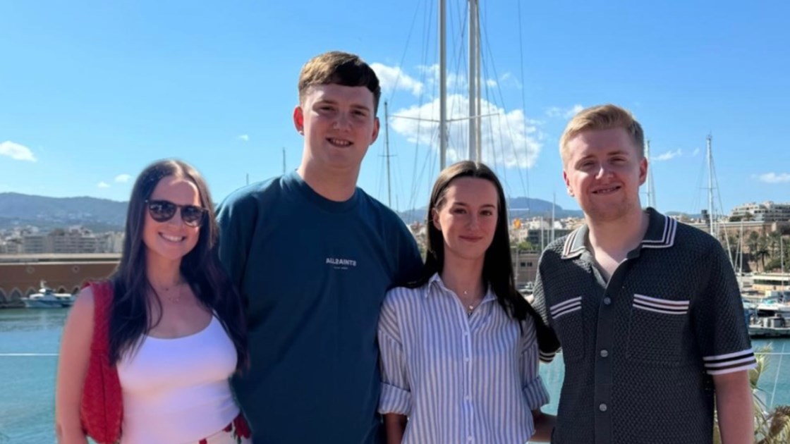Amy, Joe, Libby and Max Fundraiser is fundraising for Manchester United ...