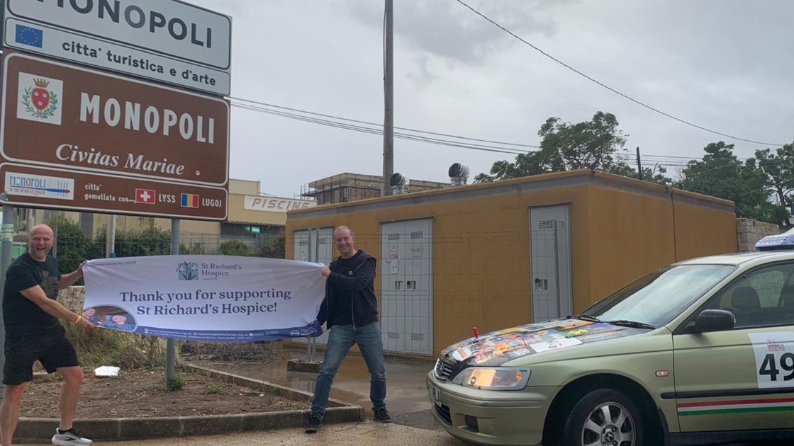 Rob Lomas is fundraising for St Richard's Hospice Foundation