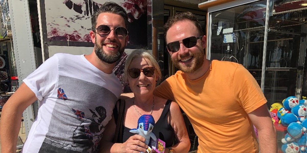 Daniel Bartholomew is fundraising for St Helena Hospice