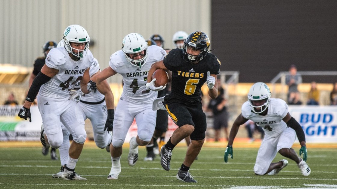 FHSU Football - JustGiving