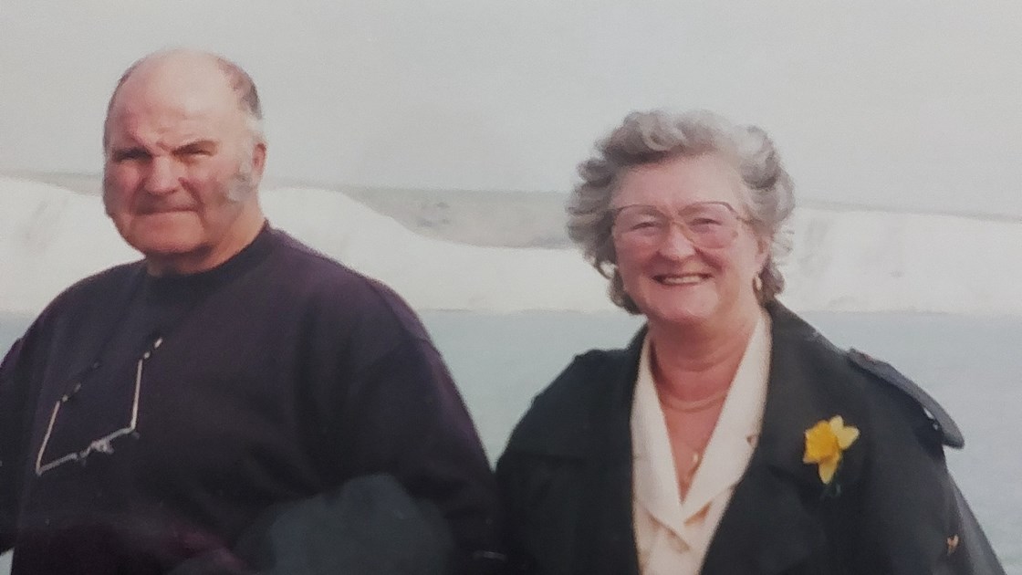 Elizabeth Mason is fundraising for Cancer Research UK