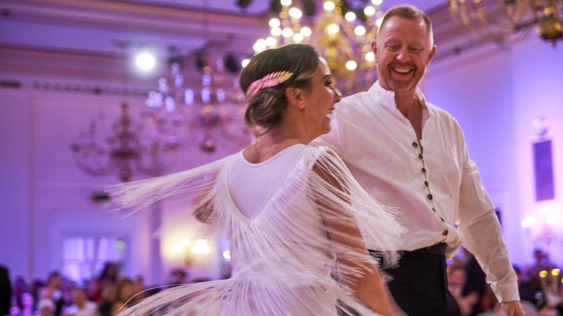 Roisin Hanlon is fundraising for Roy Castle Lung Cancer Foundation