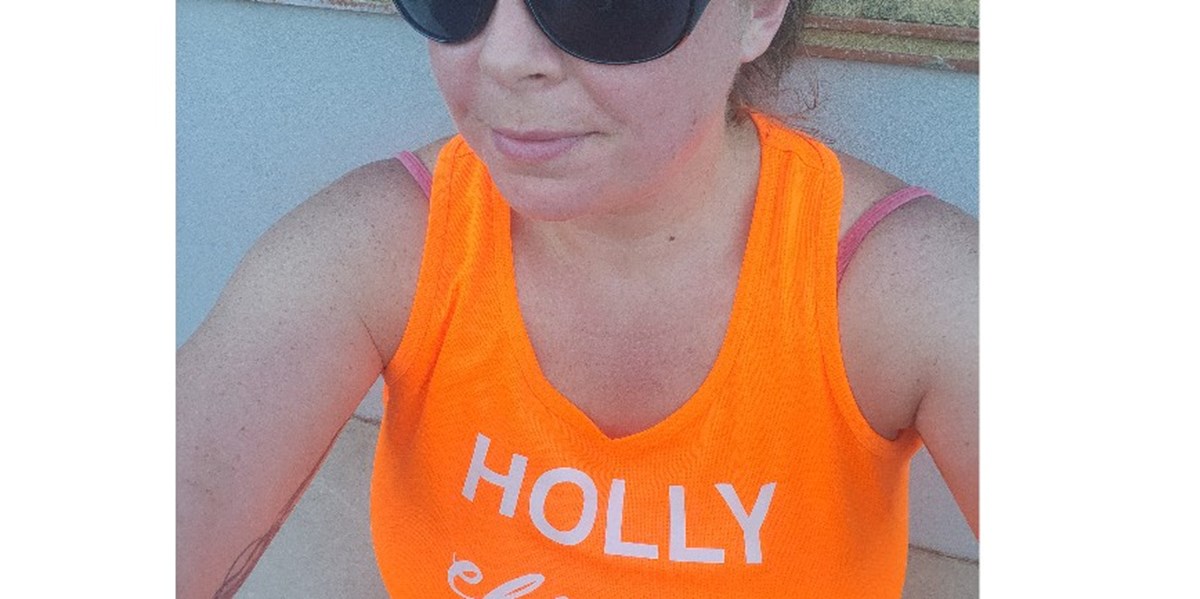 Holly Hicks is fundraising for ellenor