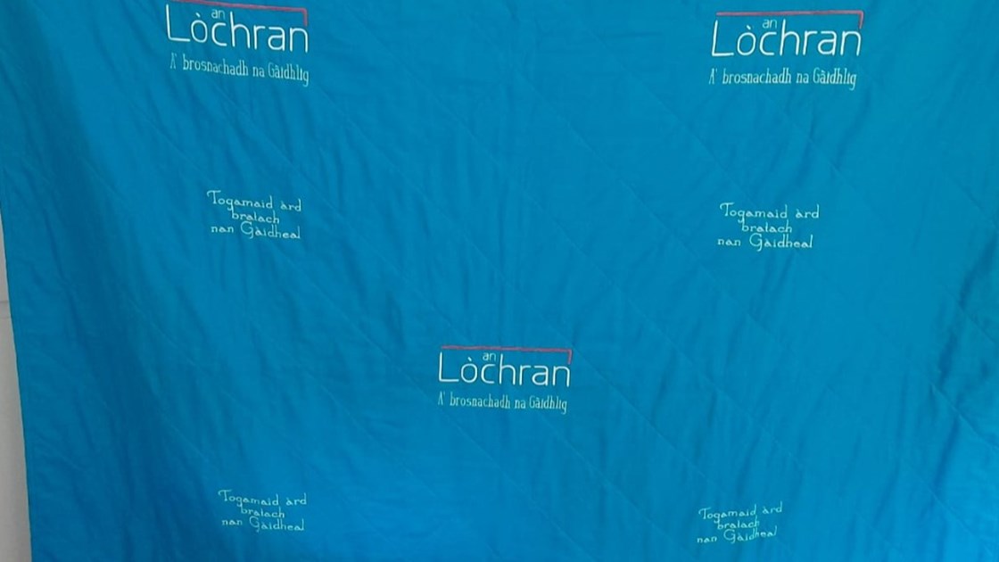 End-of-Year Fundraiser! (Togail-airgid aig Ceann na Bliadhna!) - JustGiving
