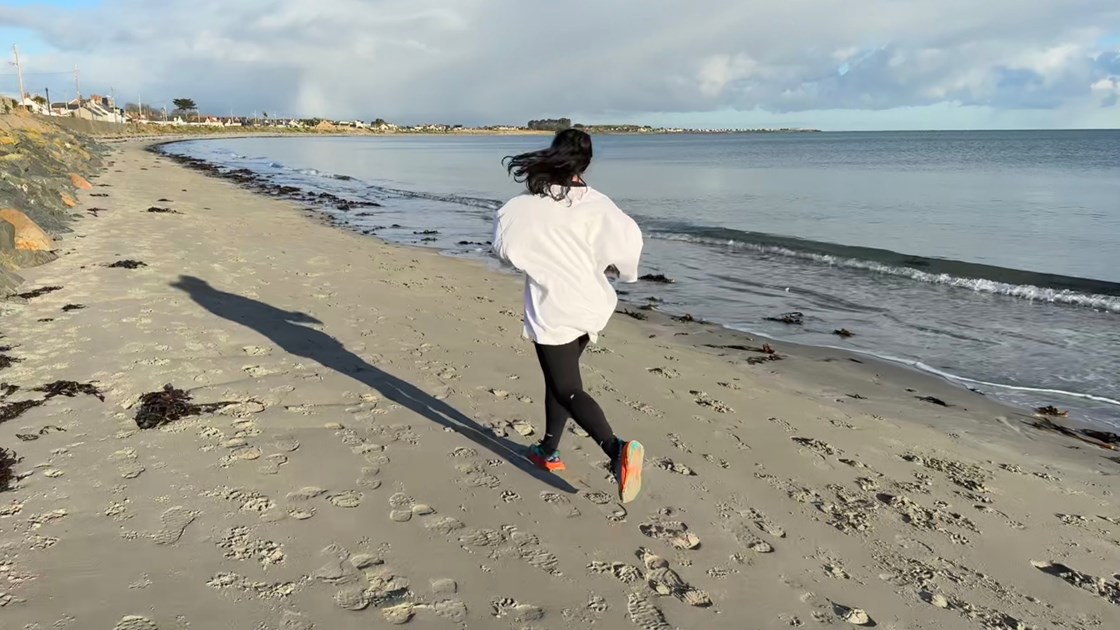 Vez Maxwell is fundraising for Breast Cancer Now