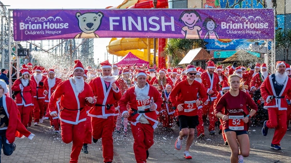 Blackpool Santa Dash 2025 - JustGiving