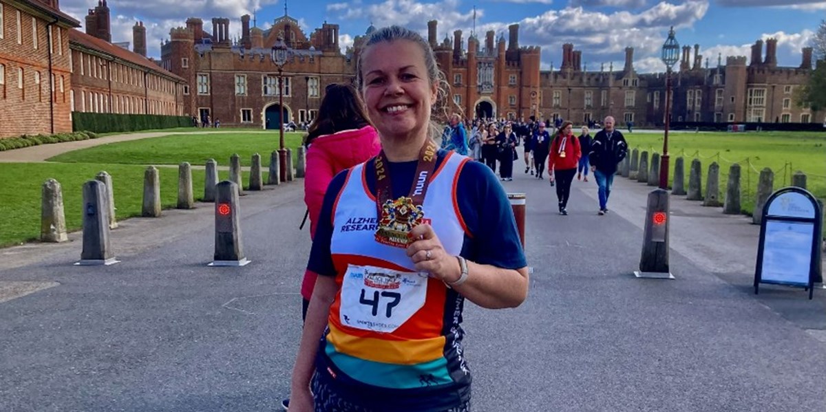 Georgina Simmonds is fundraising for Alzheimer's Research UK