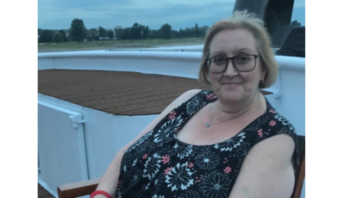 is fundraising for Cancer Research UK