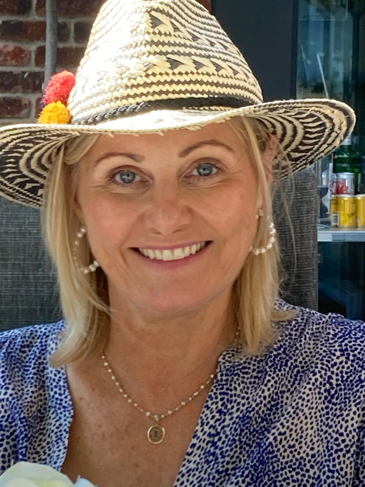 Deborah Watters's Instagram, Twitter & Facebook on IDCrawl