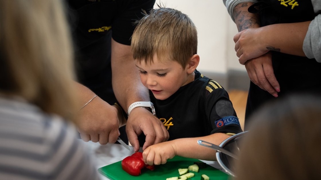 Cegin y Bobl - JustGiving